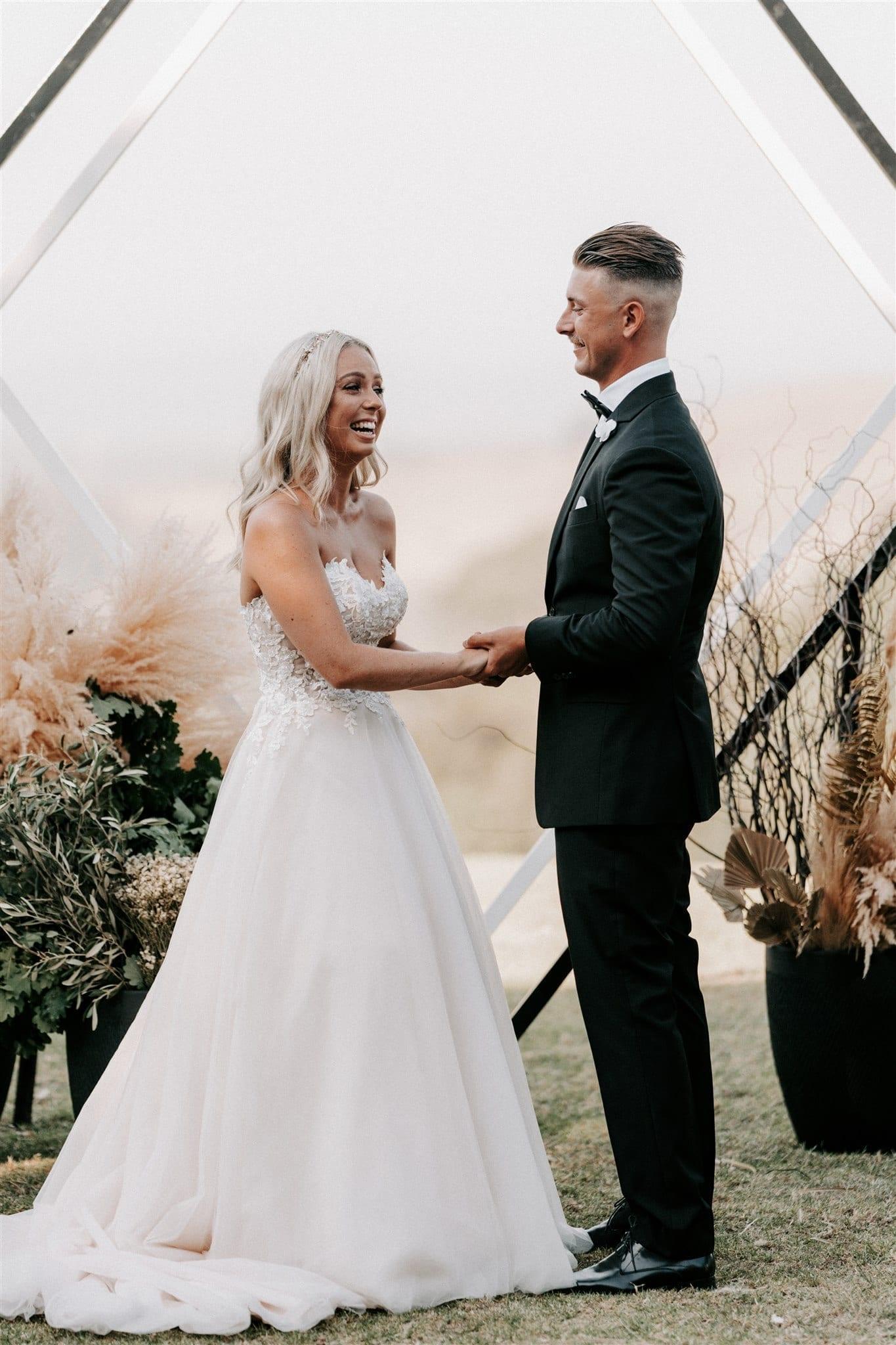 Dillon wedding dress | Beachweddingtips.com